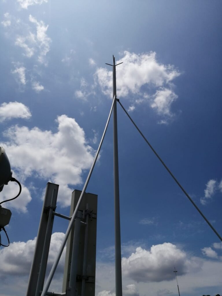 Puesta a tierra y pararrayos - Electro Servicios Mora - Guayaquil, Ecuador